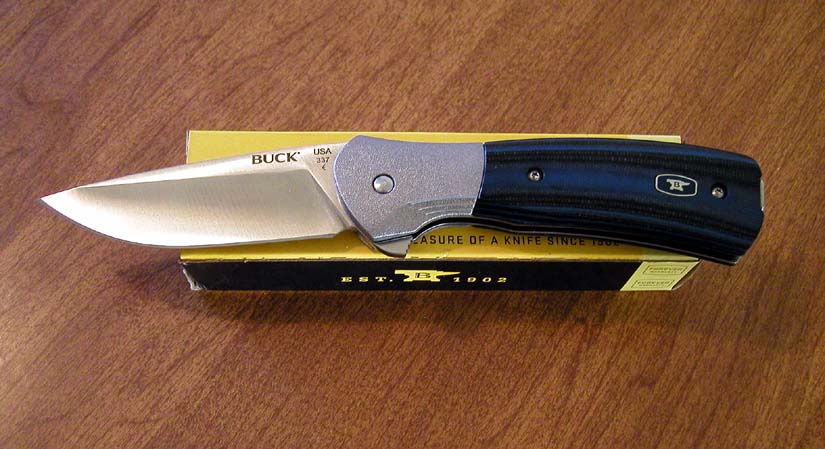BUCK FOLDING KNIVES