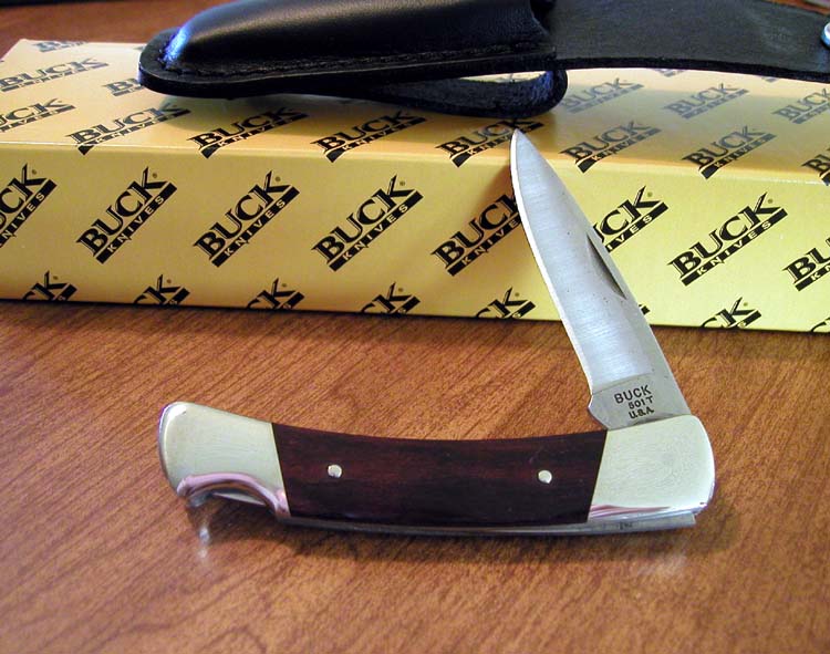 BUCK FOLDING KNIVES