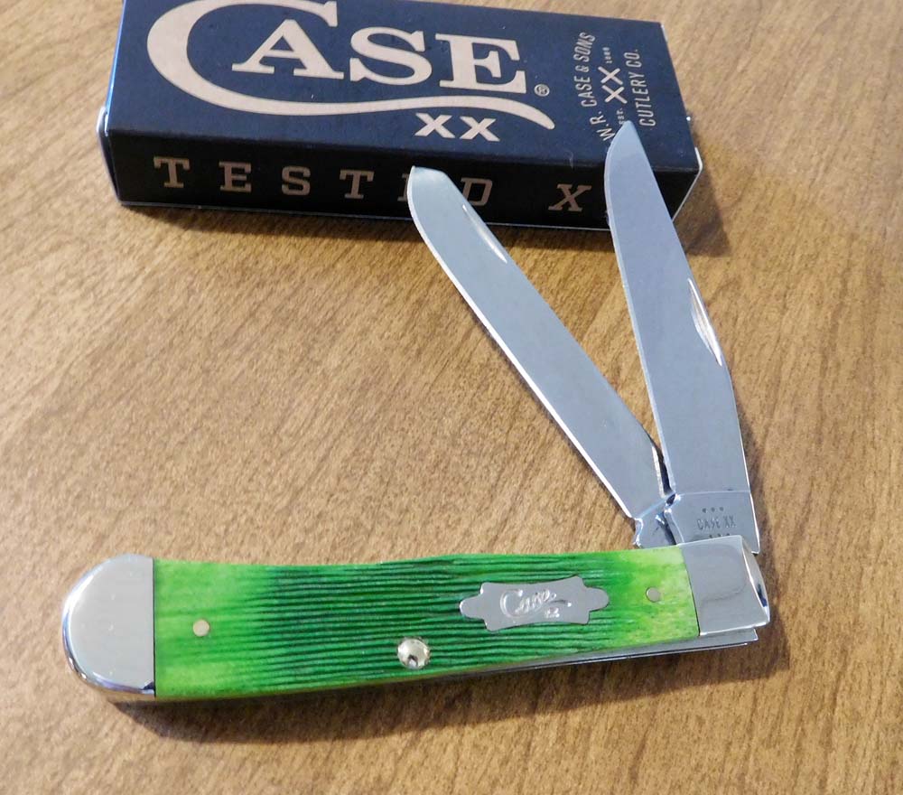 CASE LIME GREEN BARNBOARD KNIVES