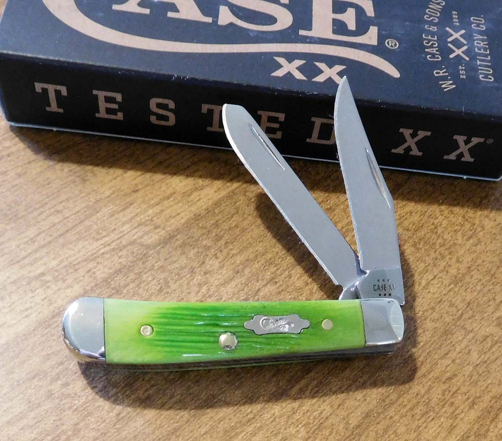 CASE LIME GREEN BARNBOARD KNIVES