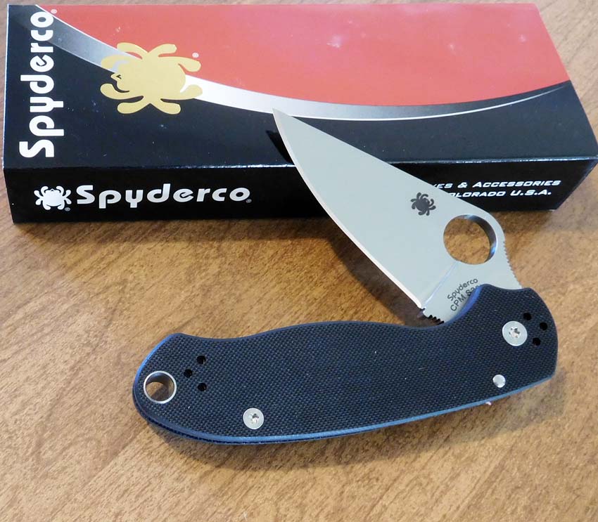 SPYDERCO MILITARY MODELS